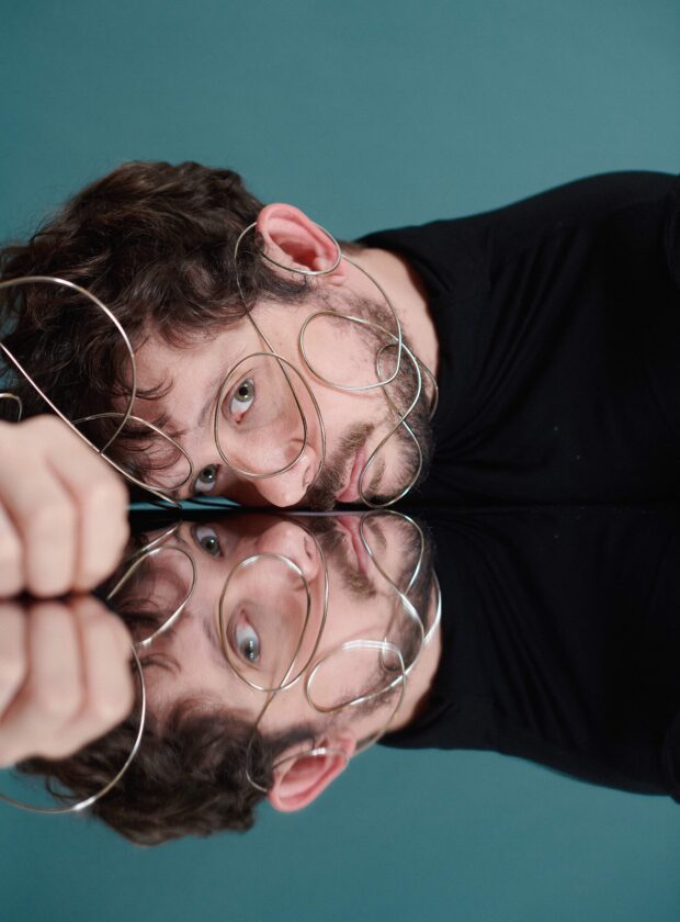 Carlos Penna, designer mineiro que bombou na SPFW, abre loja em São ...